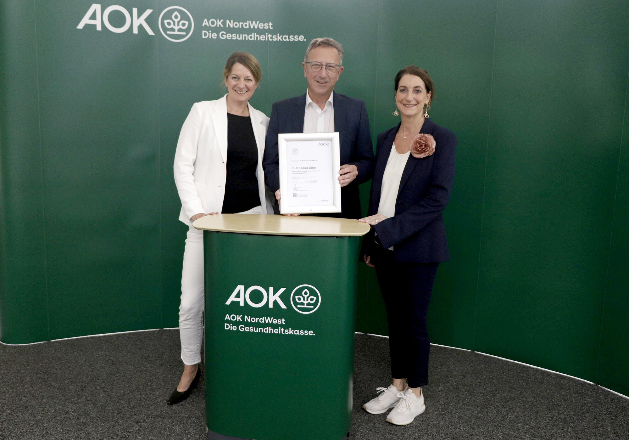 AOK würdigt zwei Ärztenetze mit QuATRo-Qualitätssiegel in Silber ...