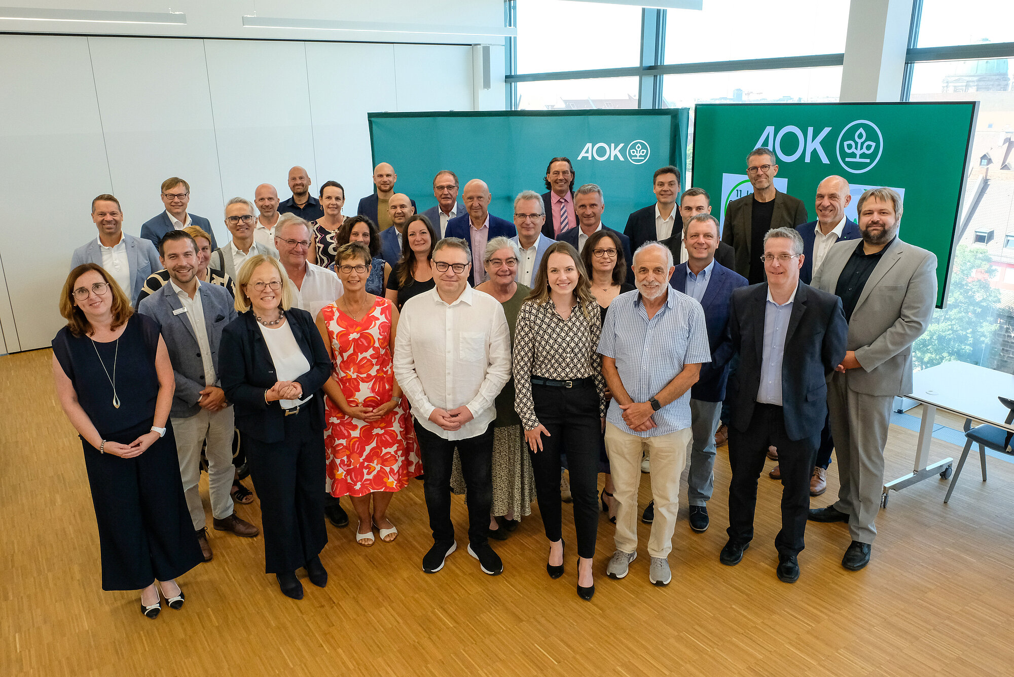 AOK Bayern zeichnet Arztnetze für hervorragende Qualität aus | Presse ...